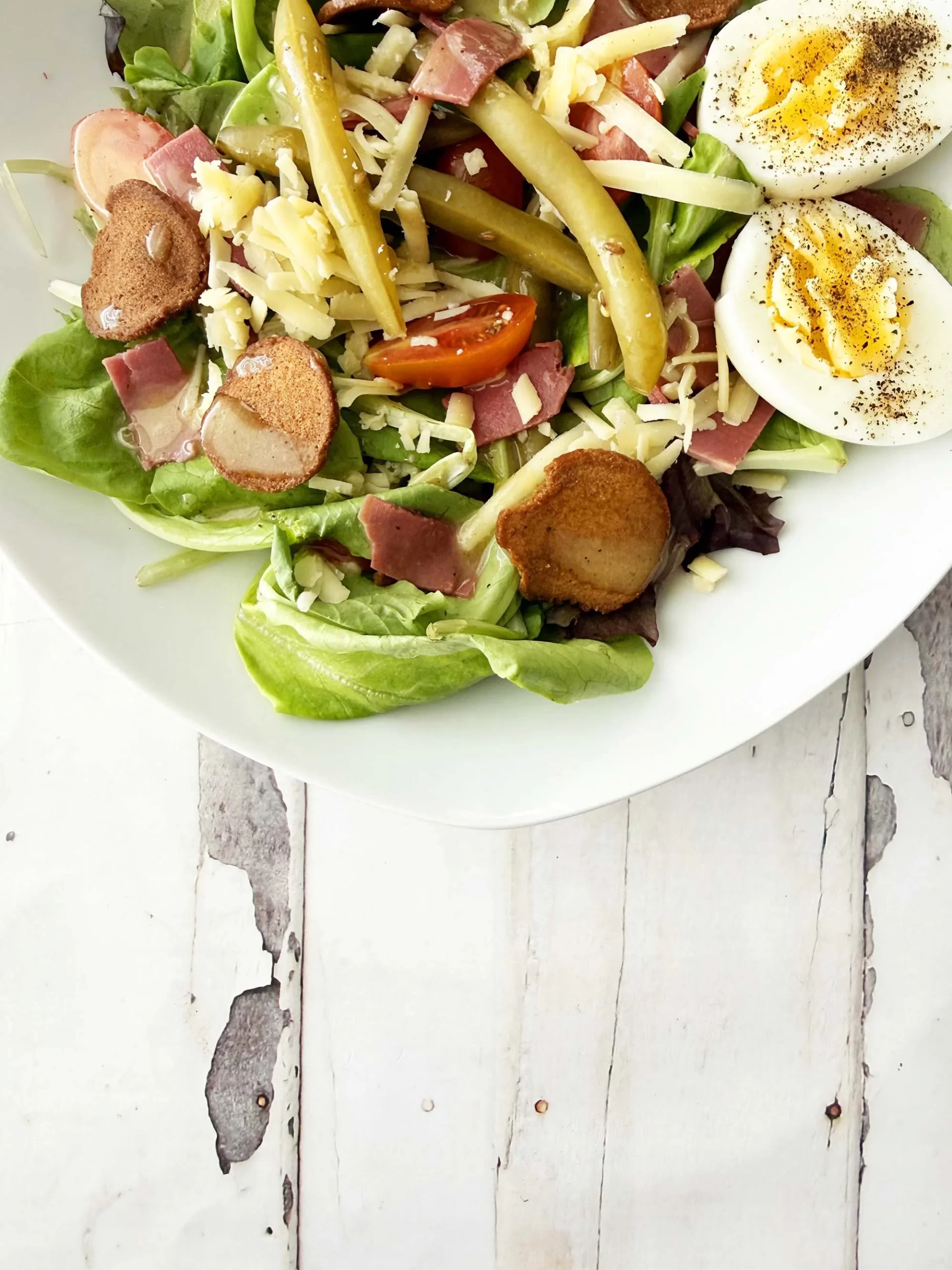 Irish Pub Salad with Sharp Cheddar and Crispy Bacon -Easy Pub-Style ...